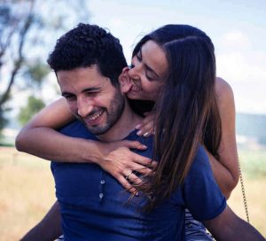 [19 Adorable Reasons] Why Does My Girlfriend Bite Me? - Smart ...